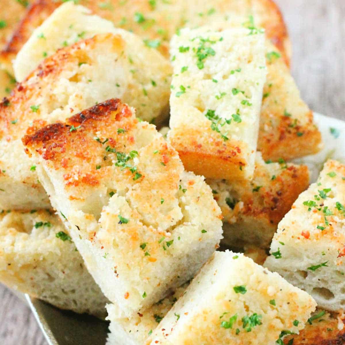 The Best Garlic Bread - Foodtastic Mom