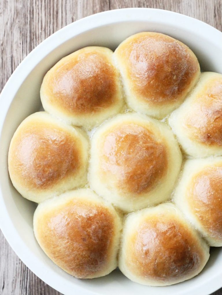 Grandma's Dinner Rolls Recipe - Foodtastic Mom