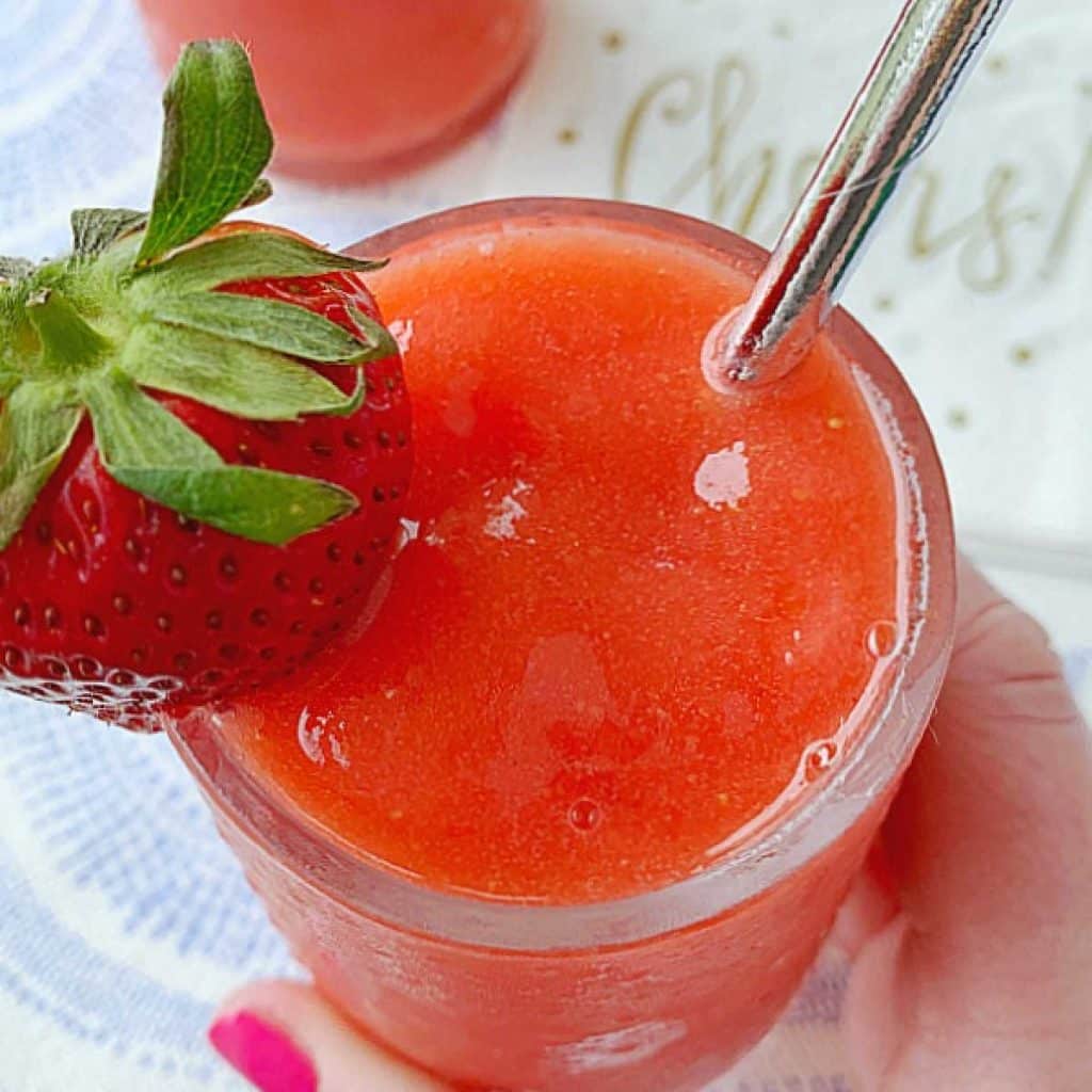 How to Make the Best Frozen Strawberry Daiquiri - Foodtastic Mom