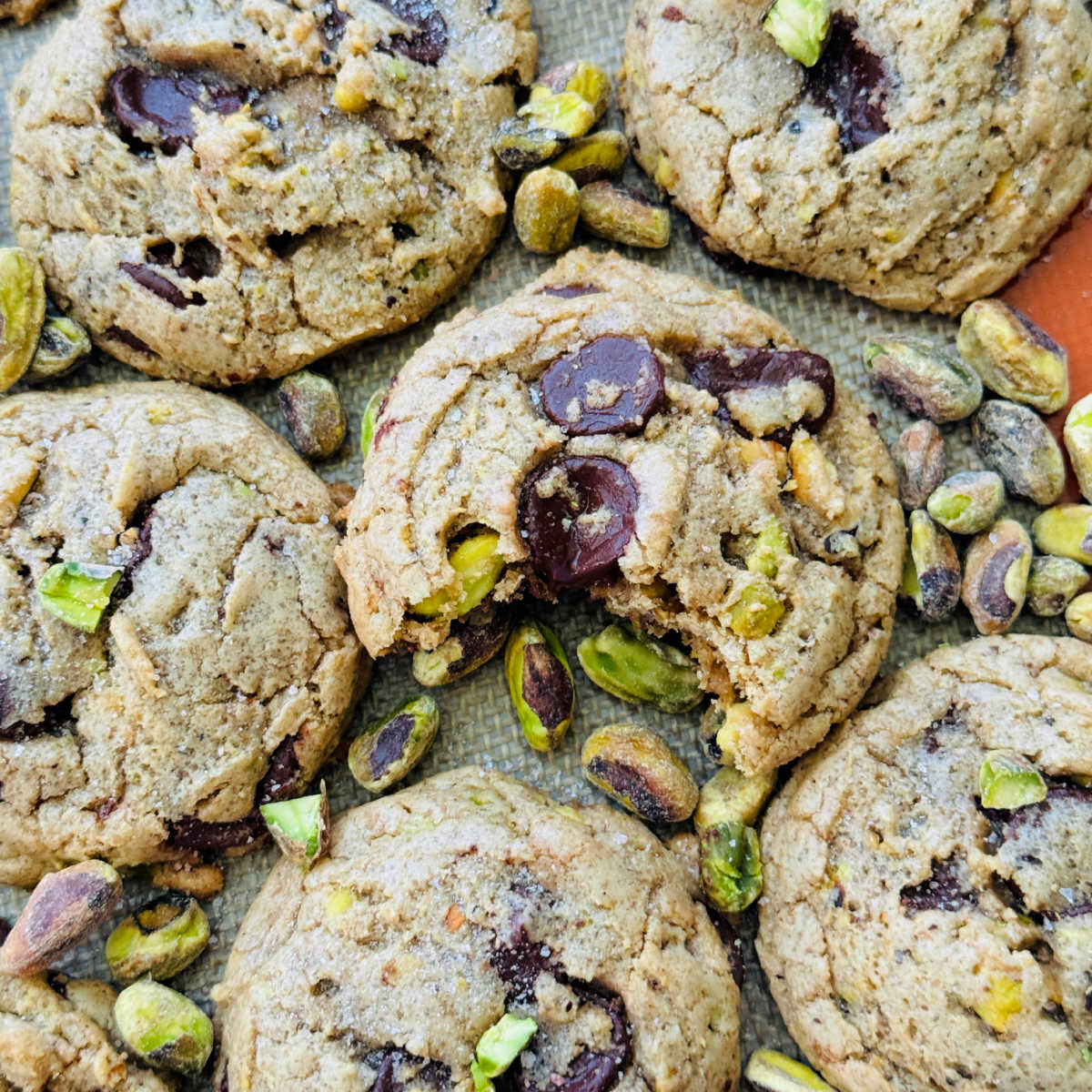 Salted Pistachio and Dark Chocolate Chip Cookies - Foodtastic Mom